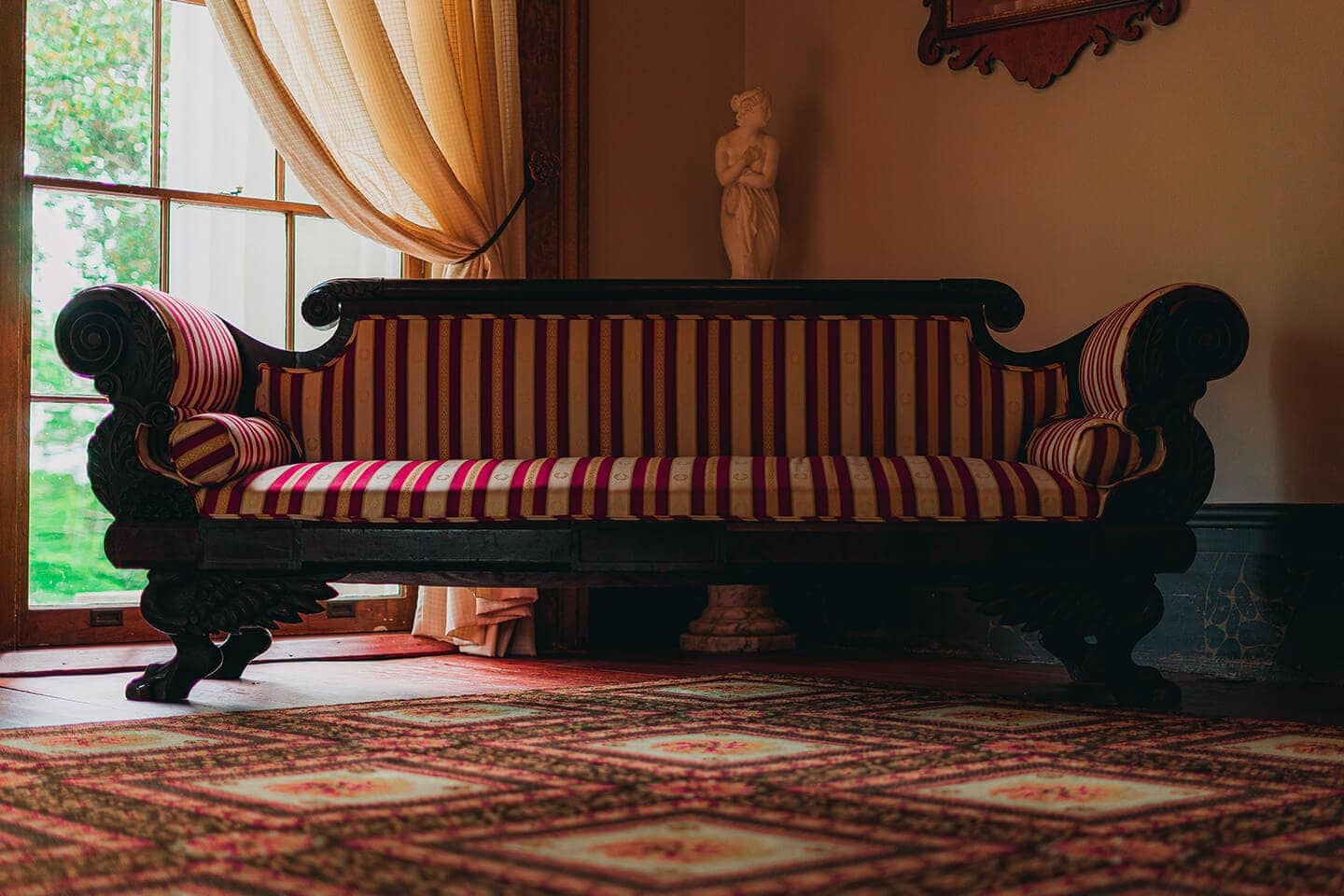 Expert tips on buying a new sofa